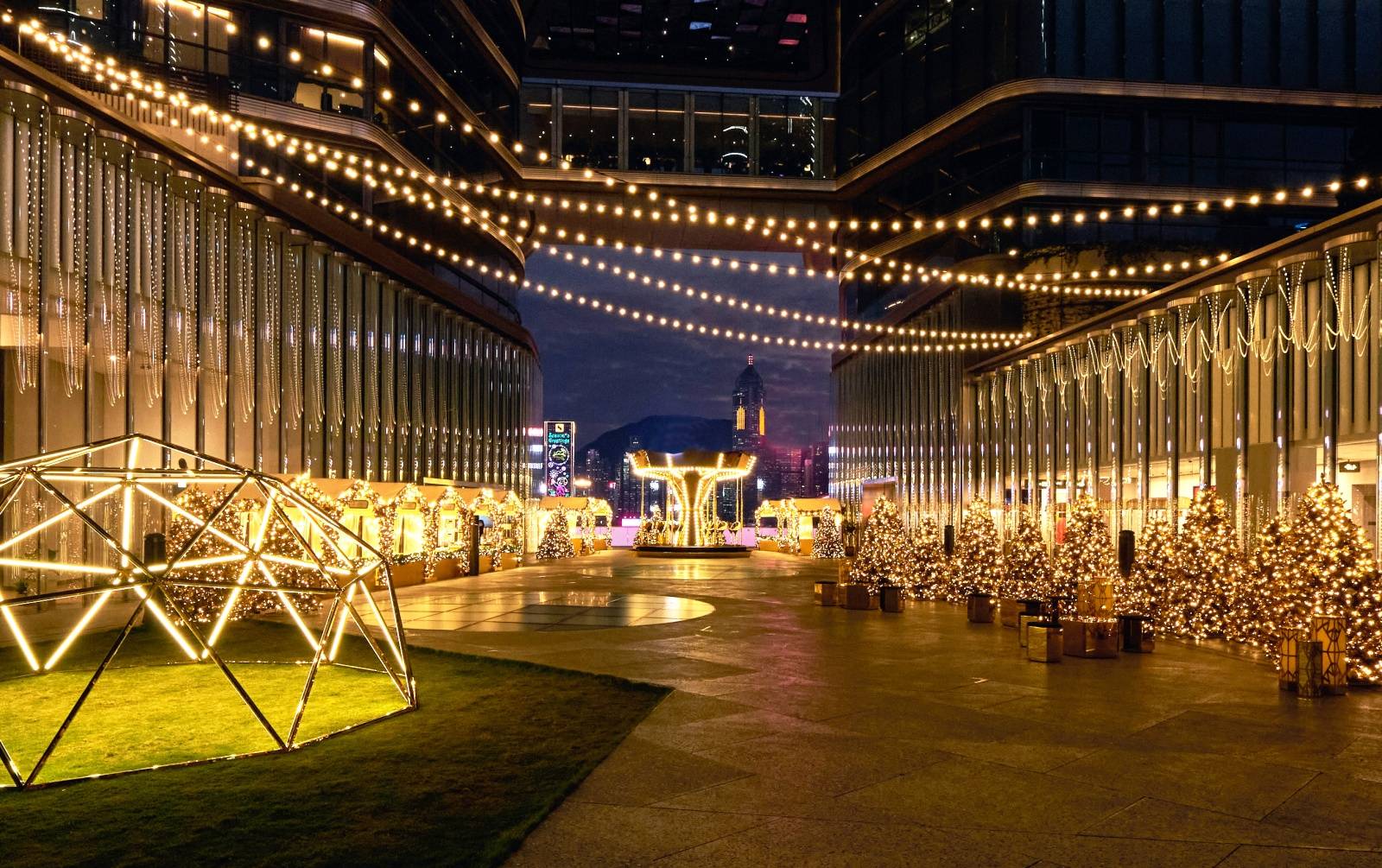 K11 MUSEA聖誕｜全港首個戶外溜冰場！必影金光聖誕樹＋超過180個聖誕體驗