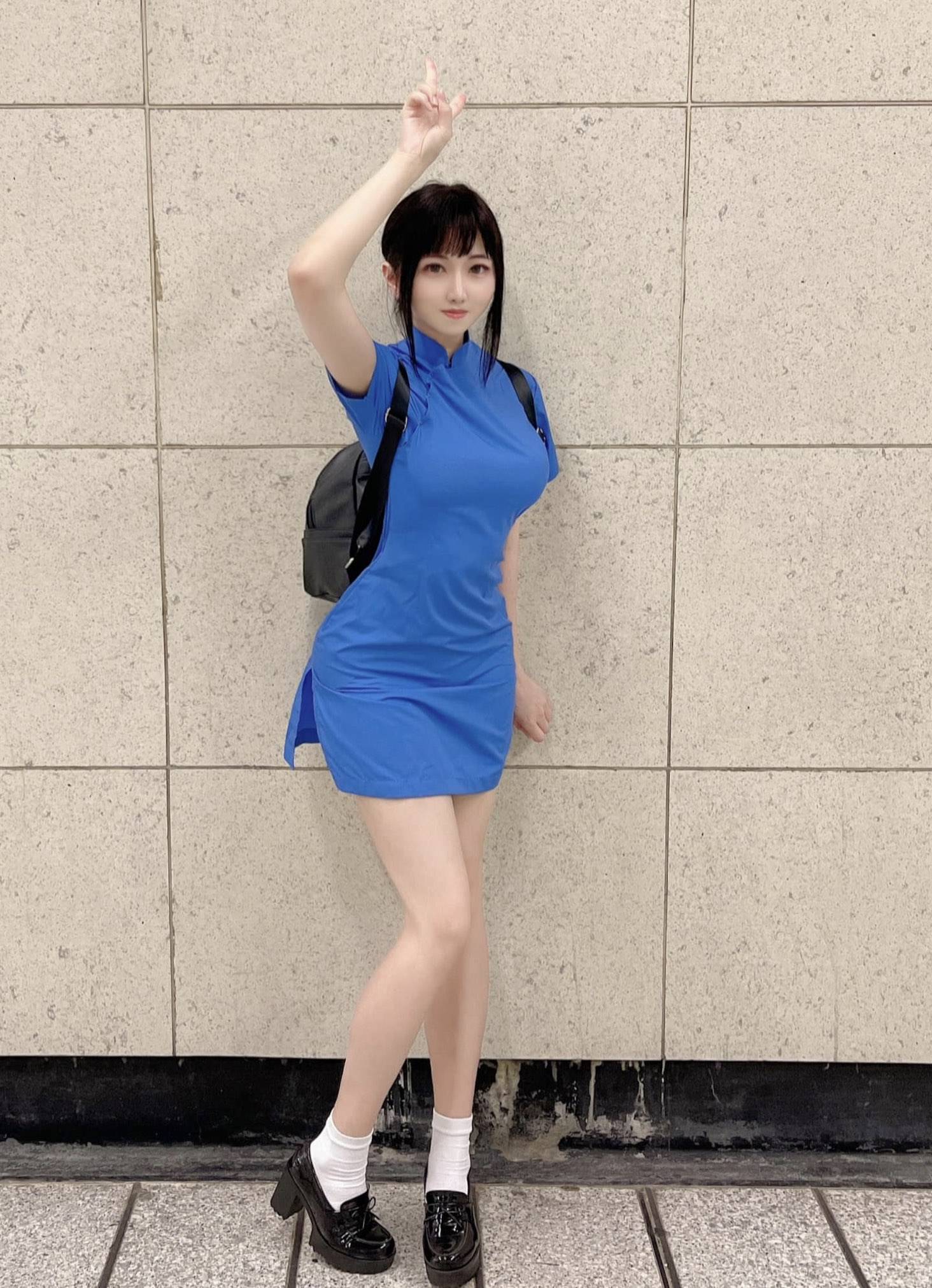 瘋傳！大媽扮學生妹逼爆校服於港鐵打卡 真身比女生多一樣嘢：睇阿伯都知 | 網絡熱話 | 新假期